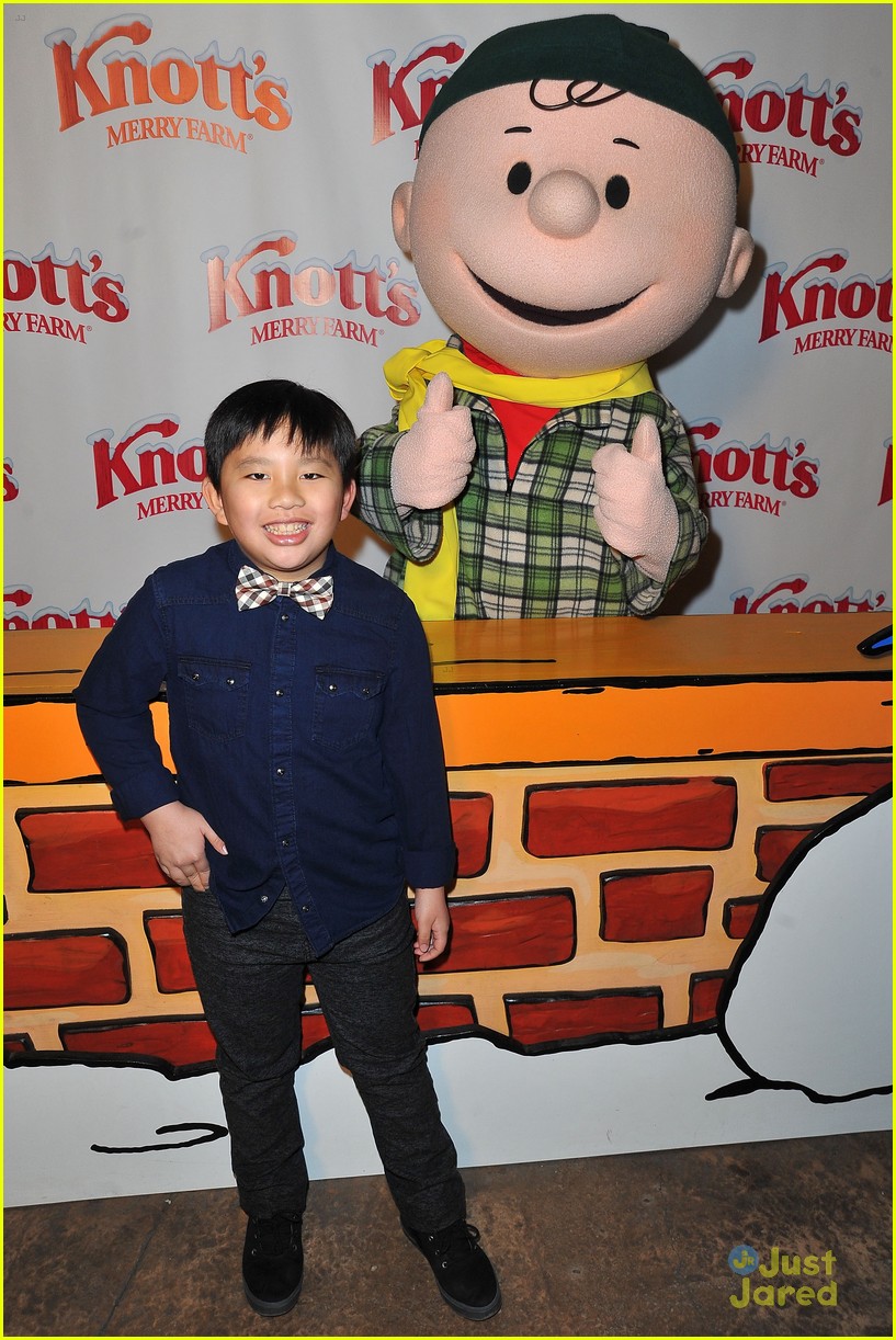 Austin North & Brec Bassinger Meet Snoopy & Linus at Knott's Berry Farm ...