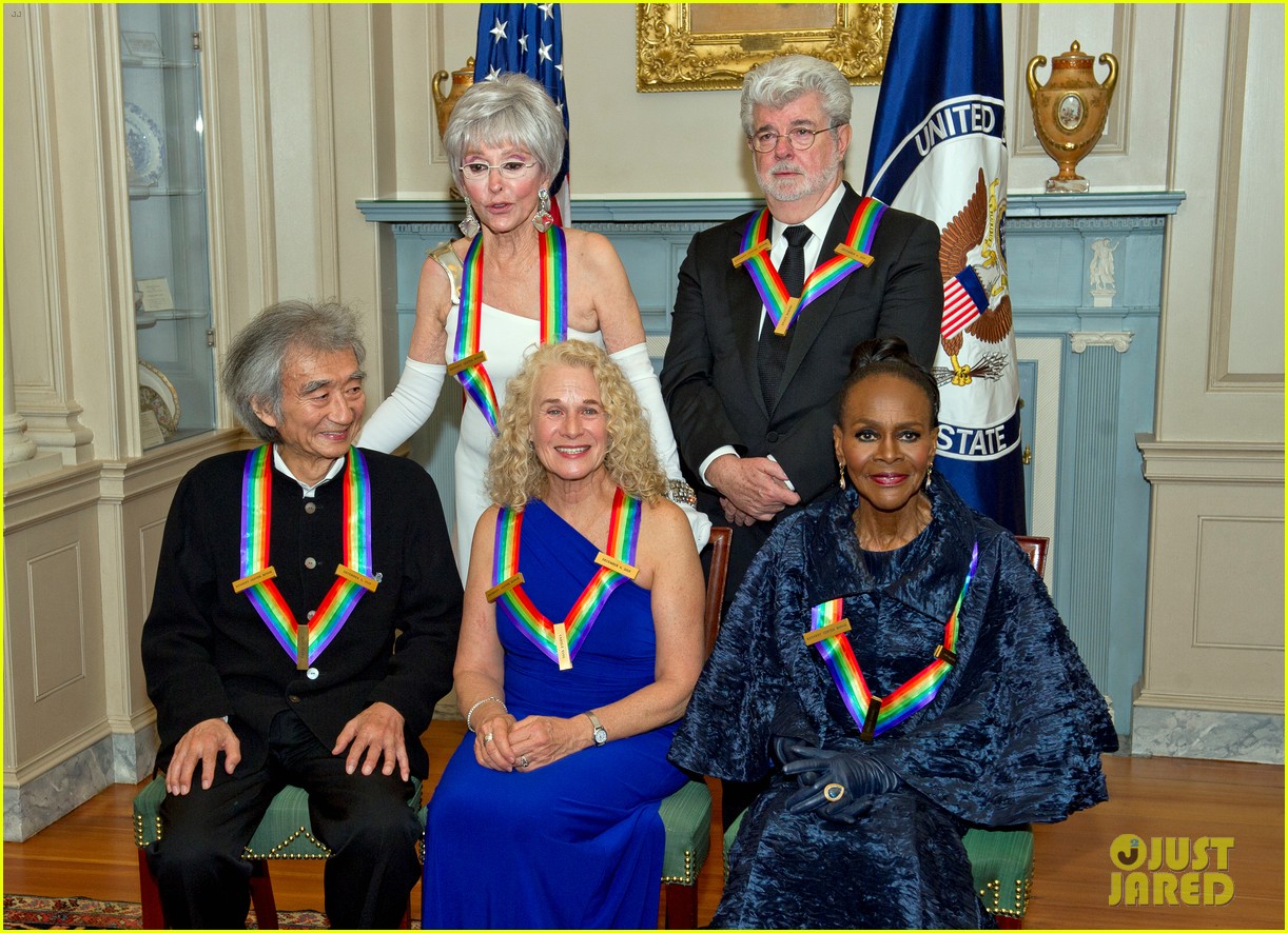 Gina Rodriguez Gives Amazing Speech at Kennedy Center Honors 2015 ...