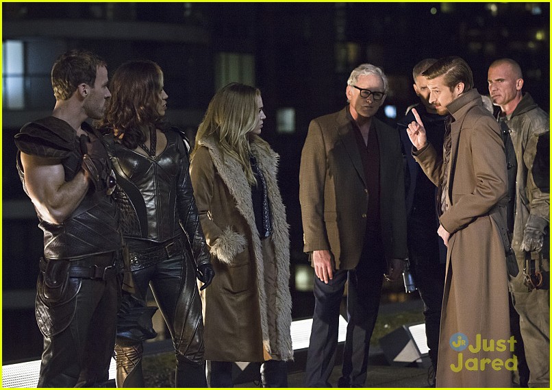 Travel Back in Time With 'DC's Legends of Tomorrow' Trailer - Watch Now ...