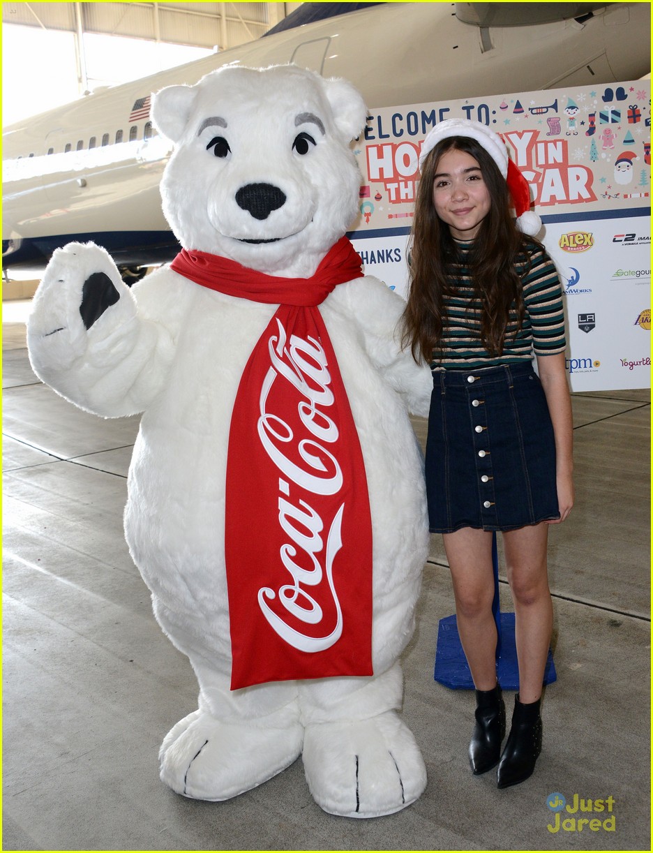 Rowan Blanchard & Shay Mitchell Bring The North Pole To Delta Airline's ...