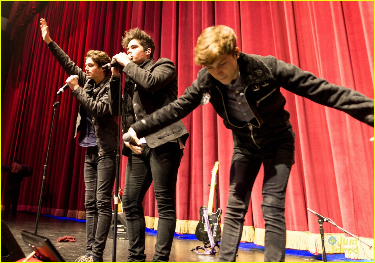 Jacob Whitesides & Tahj Mowry Spread Holiday Cheer at Rock The Red ...