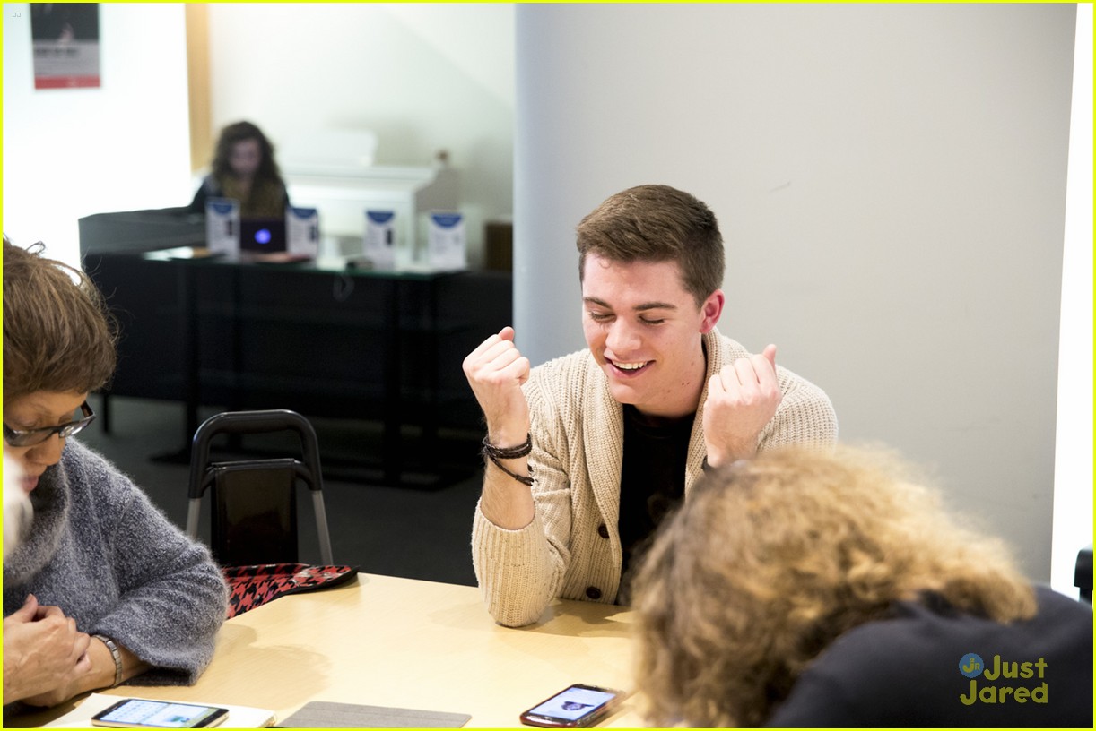 Aidan Alexander & Lauren Girlado Teach Grandparents To Use Modern Tech ...