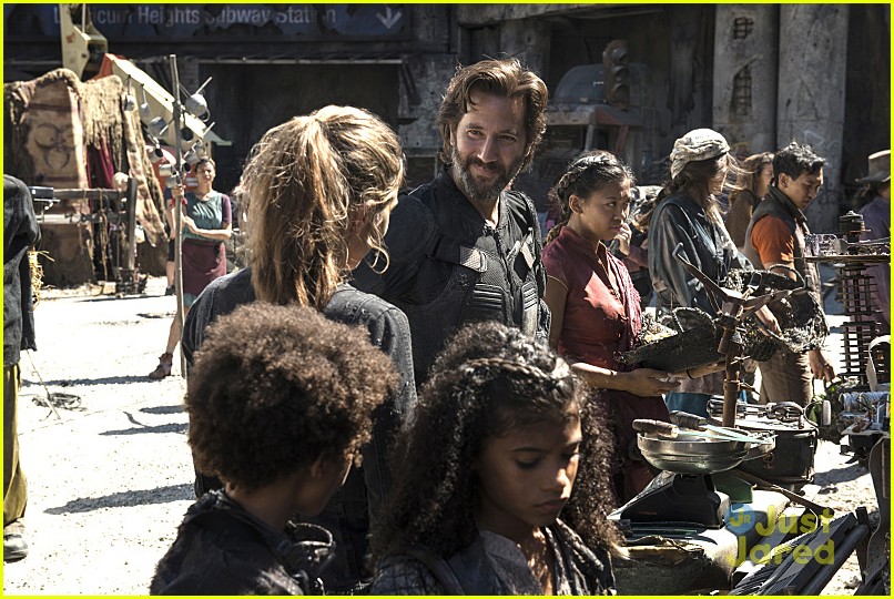 'The 100' Sneak Peek: Clarke & Lexa Have Tense Reunion | Photo 923949 ...