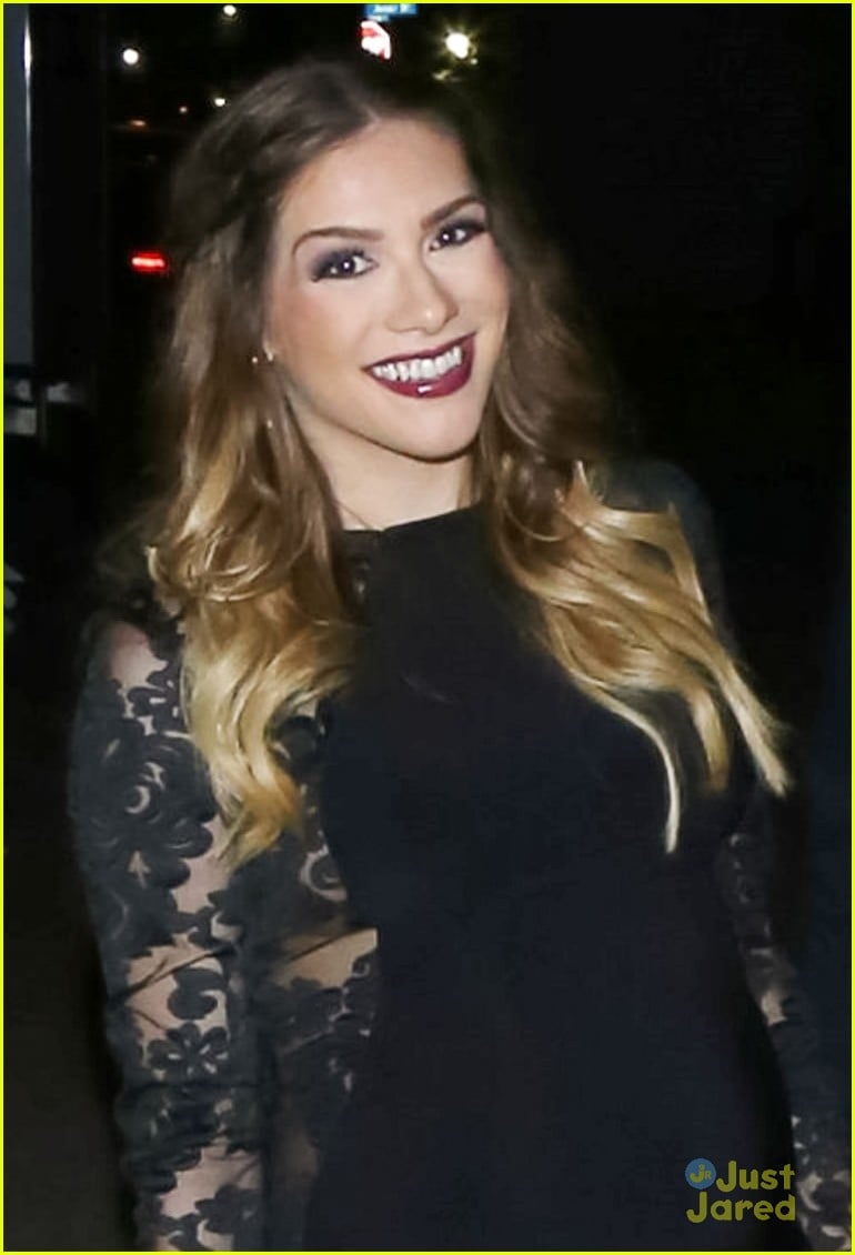 Allison Holker & Stephen 'tWitch' Boss's Daughter, Weslie, Photobombs ...