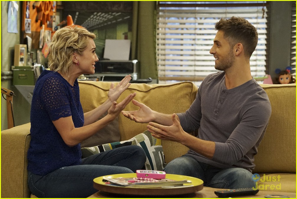 Tucker Goes Viral Thanks To Emma On 'Baby Daddy' Tonight | Photo 933513 ...