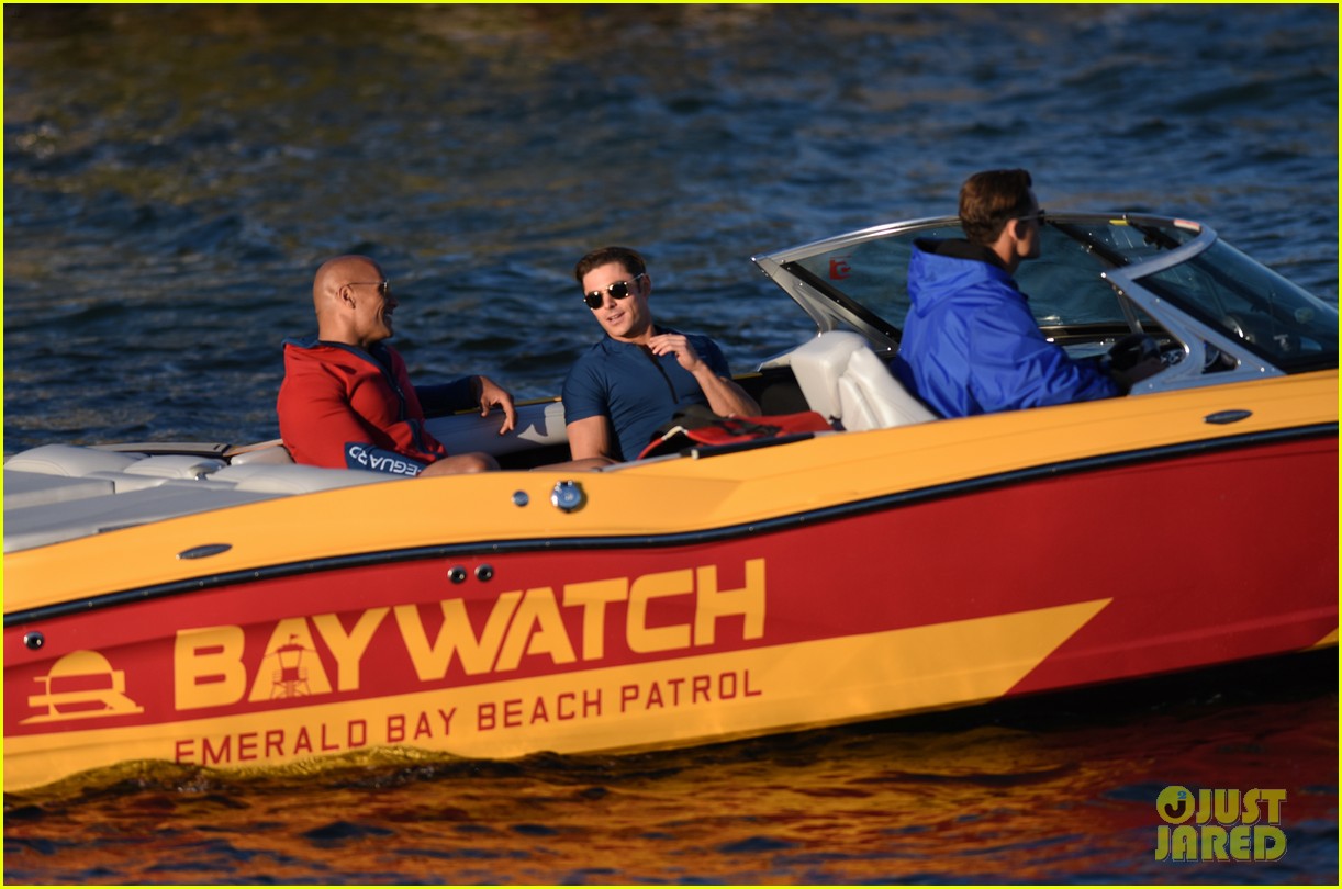 Zac Efron Is Reportedly Having Trouble Swimming for 'Baywatch' | Photo ...