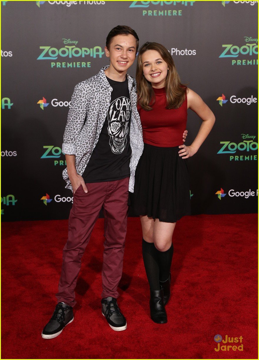 Hayden Byerly Brings Girlfriend Alyssa Jirrels To 'Zootopia' Premiere ...