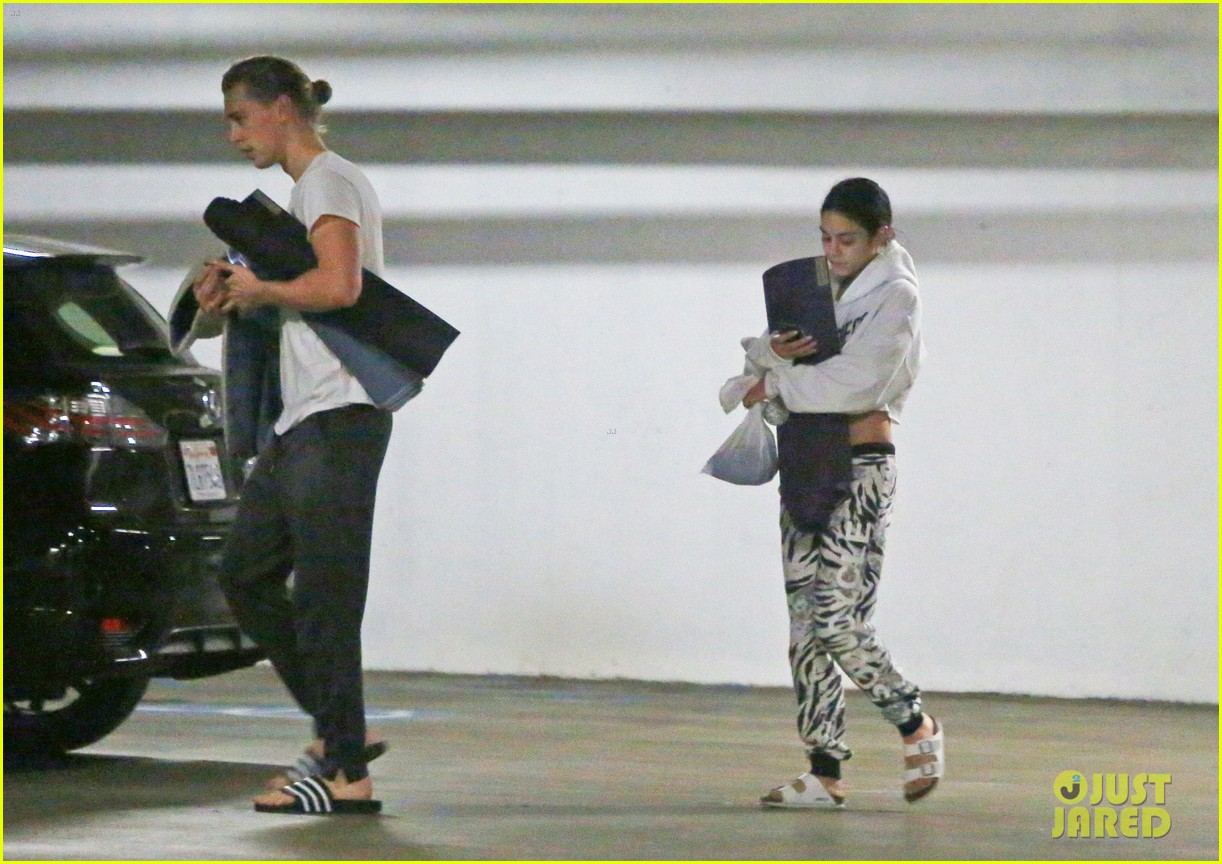 Vanessa Hudgens Takes a Yoga Class After 'Grease: Live' Show | Photo ...