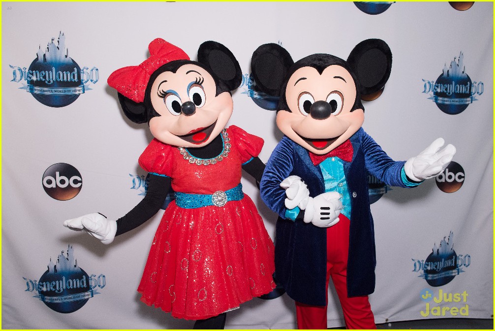The Wonderful World of Disneyland 60 Special Sneak Peek: Kelsea ...