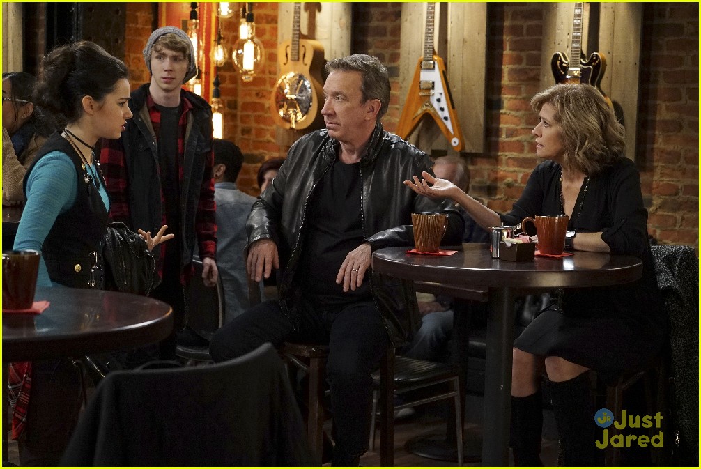 Sarah Gilman Is Back on 'Last Man Standing' Tonight with Kaitlyn Dever ...