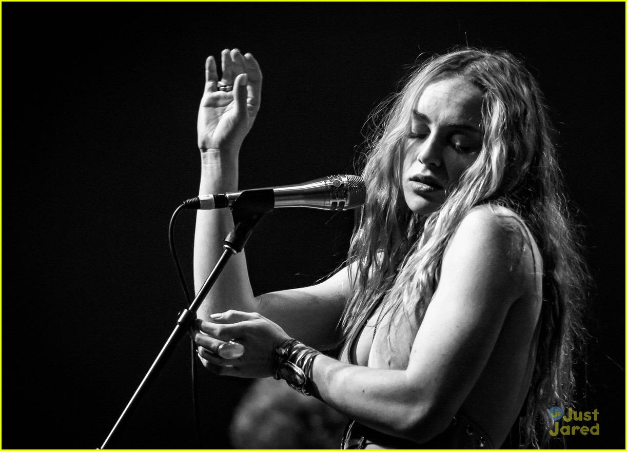 Zella Day Says Playing Coachella is a 'Badge of Honor' | Photo 937856 ...