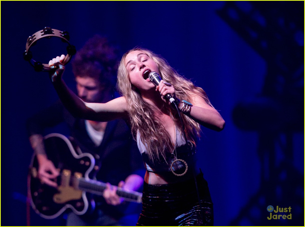 Zella Day Says Playing Coachella is a 'Badge of Honor' | Photo 937880 ...