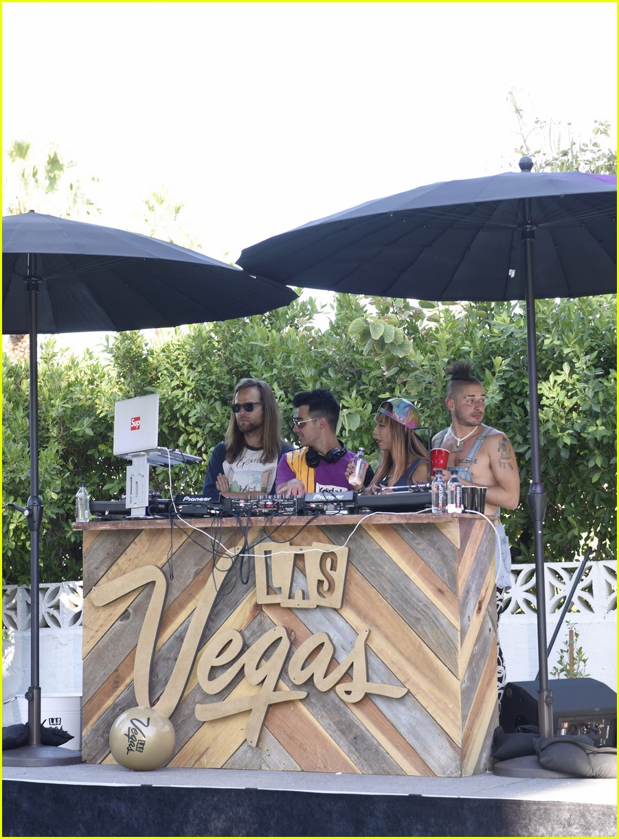 DNCE Films Music Video With Model Ashley Graham | Photo 959147 - Photo ...