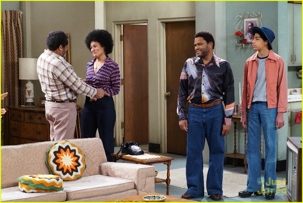 Yara Shahidi & Marcus Scribner Head To The 70s For 'black-ish' Season ...