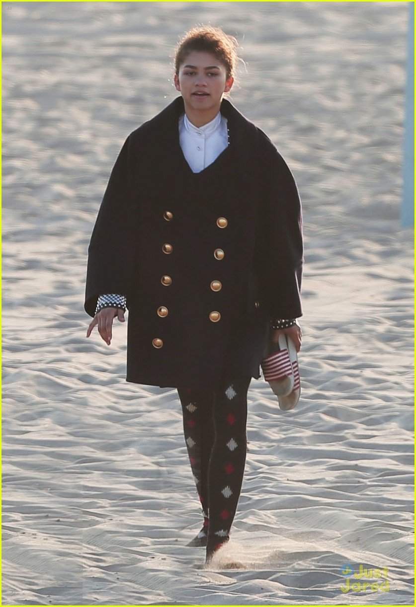 Zendaya Confirmed To Present at Billboard Music Awards This Weekend ...