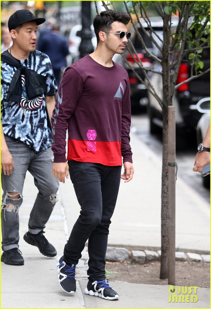 Joe Jonas' New Song May Be Too Personal for DNCE Album | Photo 979665 ...