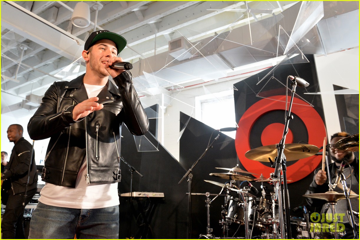 Listen to Nick Jonas' Stream of 'Last Year Was Complicated' | Photo ...