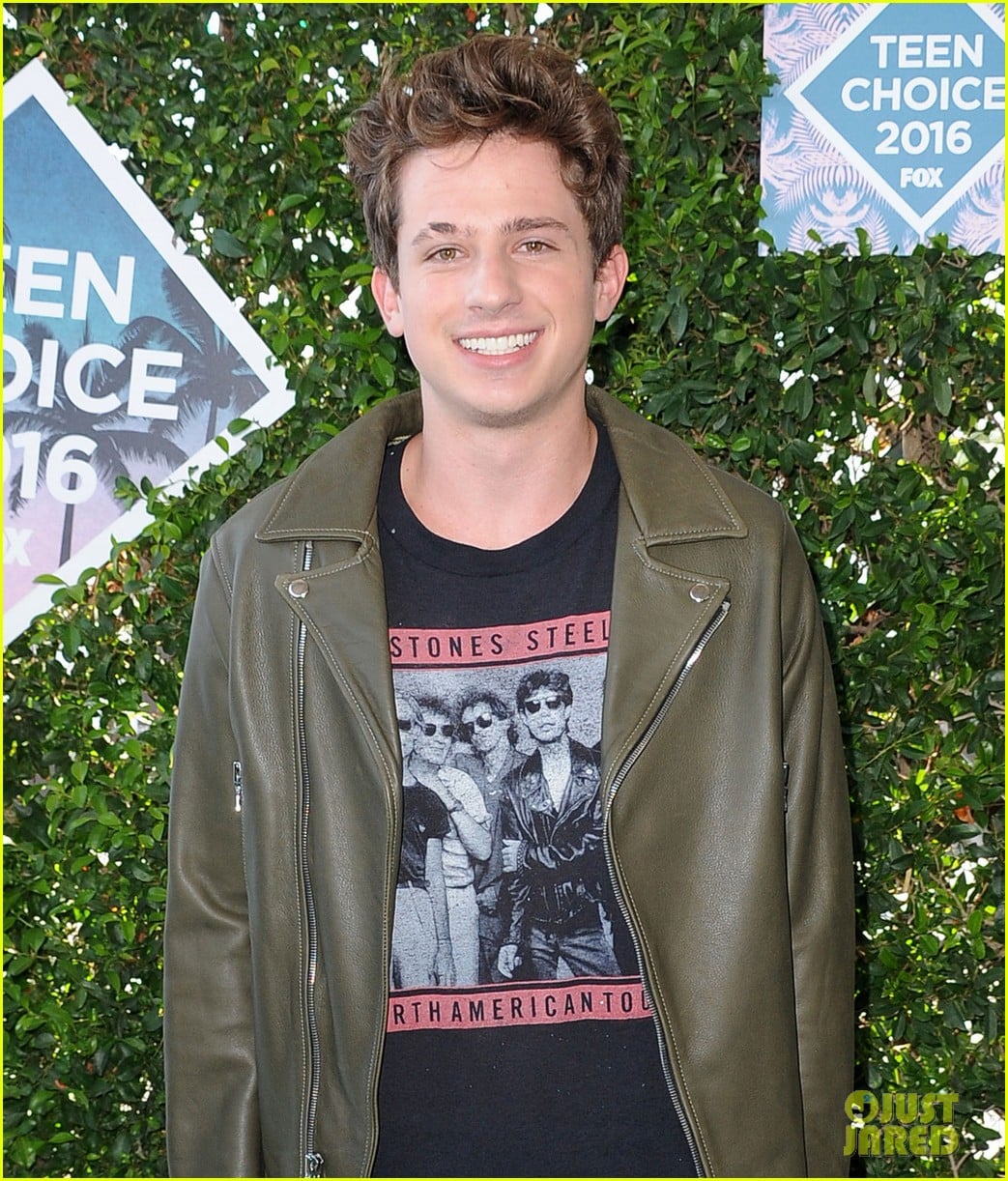 Charlie Puth Is Ready to Rock at Teen Choice Awards 2016! | Photo ...