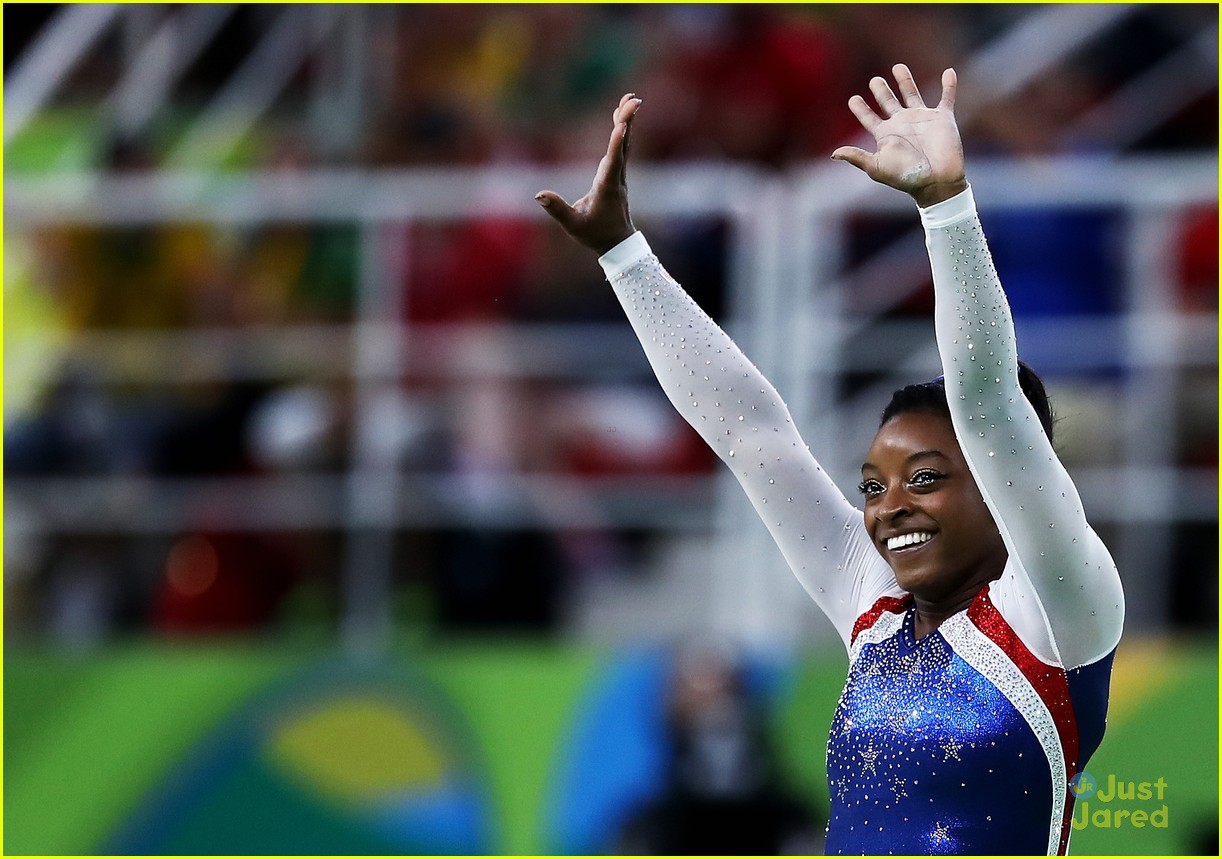 Aly Raisman's Reaction To Winning Silver All-Around Medal in Rio Is The ...