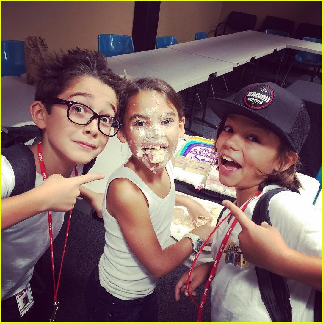 Ariana Greenblatt Celebrates 9th Birthday on 'Stuck In The Middle' Set ...