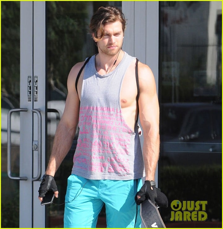 Pierson Fode Officiates a Wedding! | Photo 1008213 - Photo Gallery ...