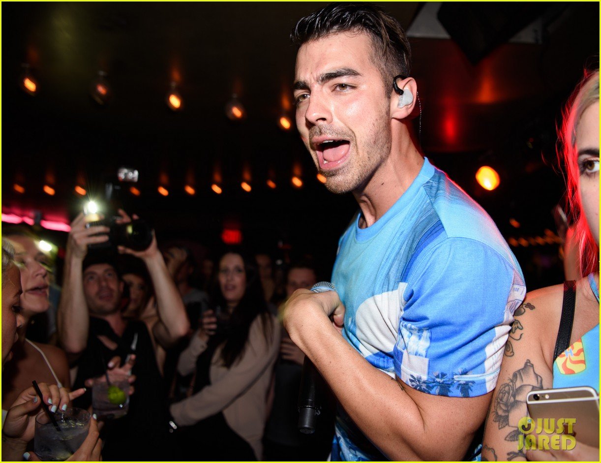 Joe Jonas & DNCE Celebrate One Year Anniversary As a Band! | Photo ...