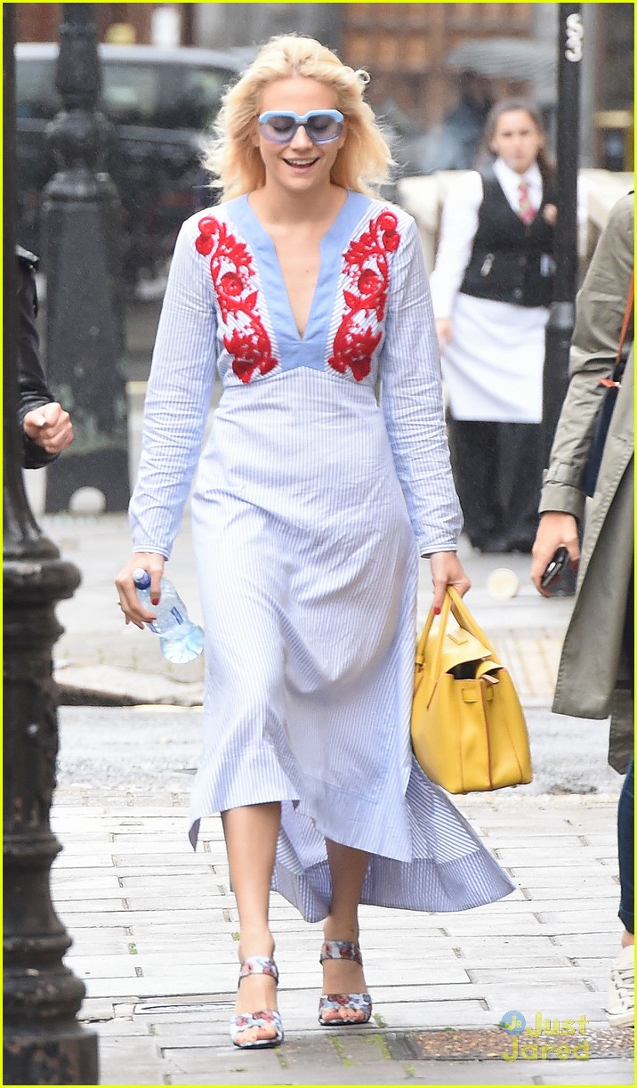 Pixie Lott's Street Style Is Slaying London | Photo 1005846 - Photo ...