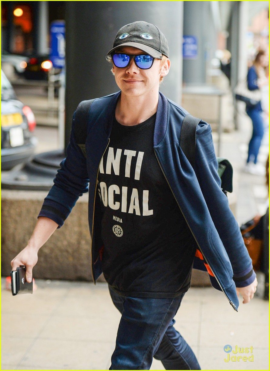 Rupert Grint Contradicts His 'Anti-Social' Shirt | Photo 1016683 ...