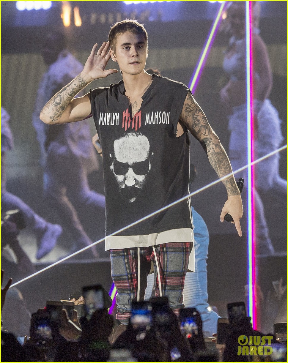 Justin Bieber Hits the Stage for Stockholm Concert! | Photo 1032977 ...