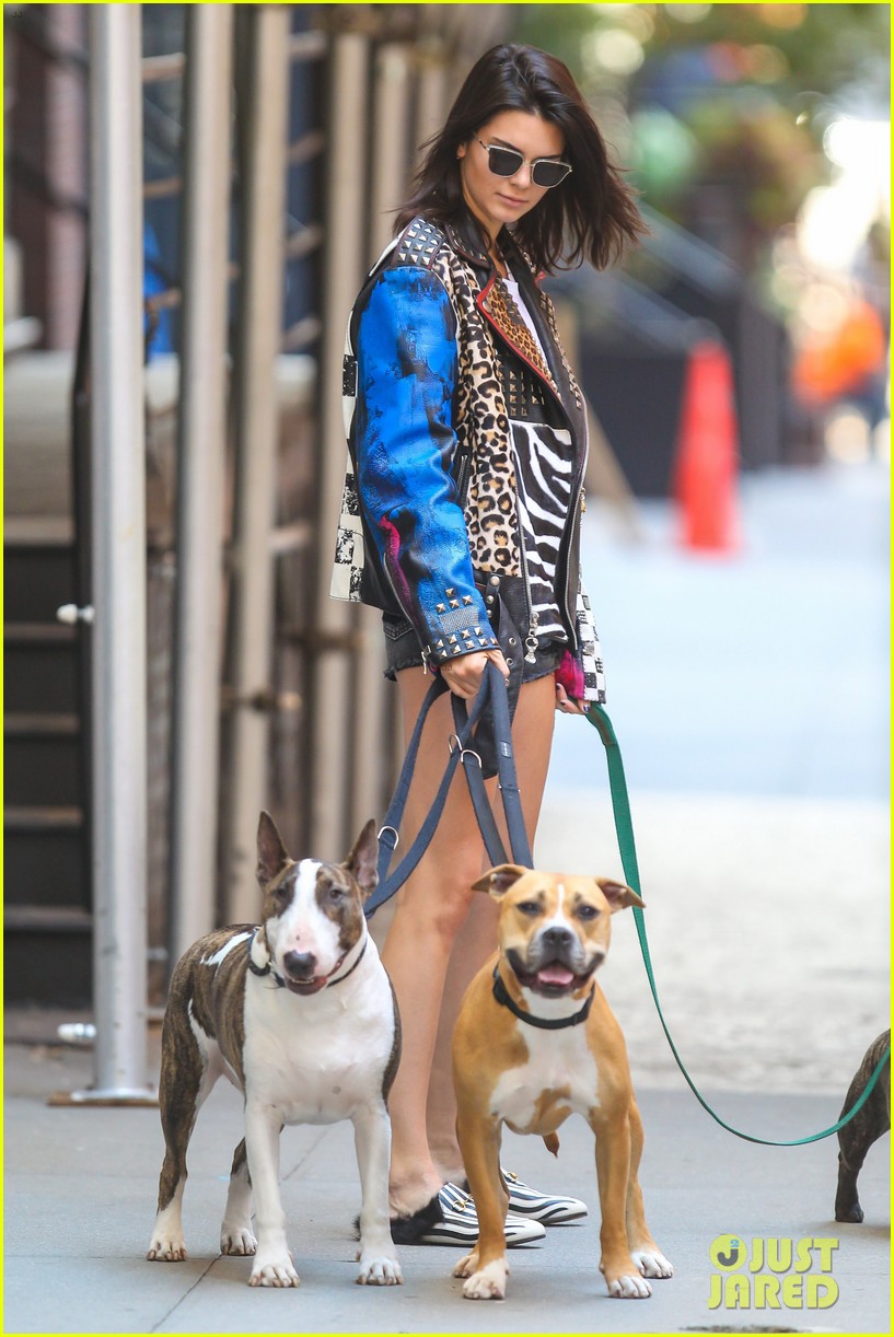 Kendall Jenner Reveals the Nickname She Has for Her Squad of Besties ...