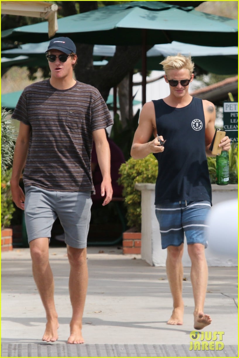 Cody Simpson Shows off Super Ripped Muscles in Malibu! | Photo 1032051 ...