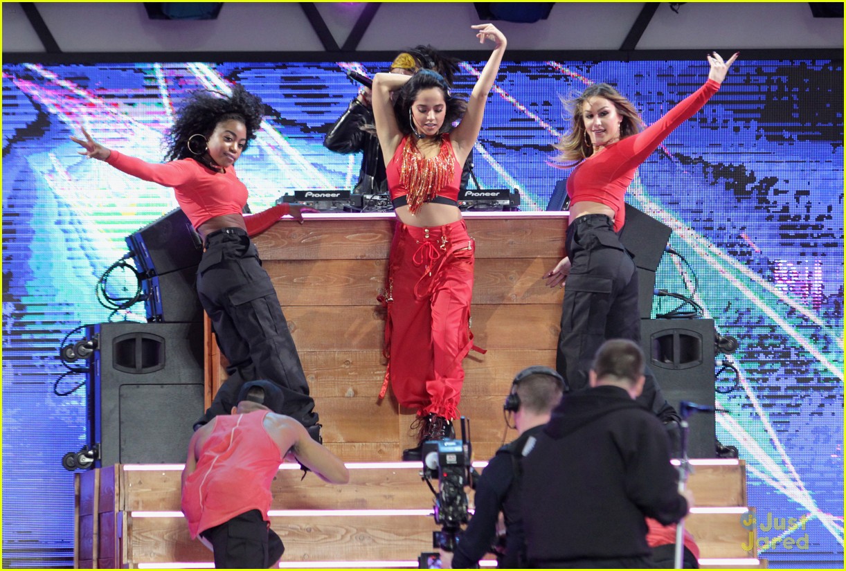 Becky G Raises The Heat on Stage at RiseUp AS ONE Event | Photo 1040094 ...