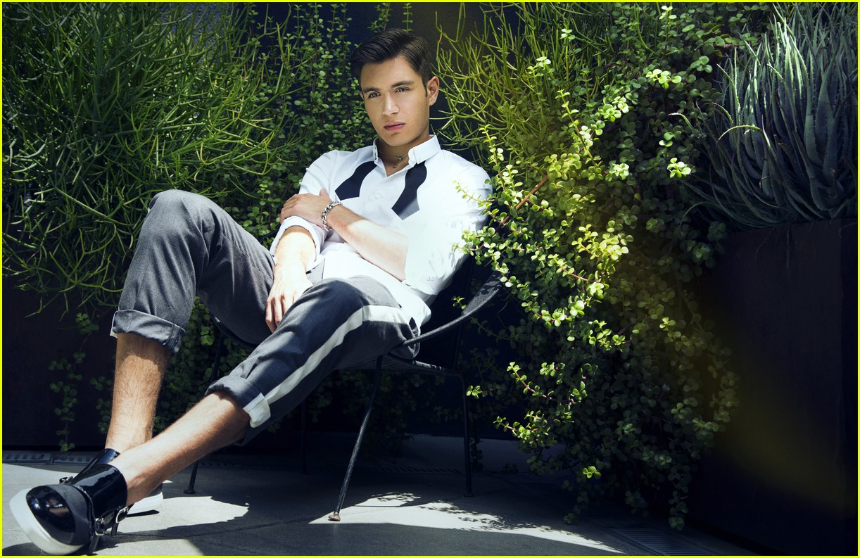 Gabriel Conte Dishes Out Gentlemanly Advice in 'Ferrvor' Mag Feature ...