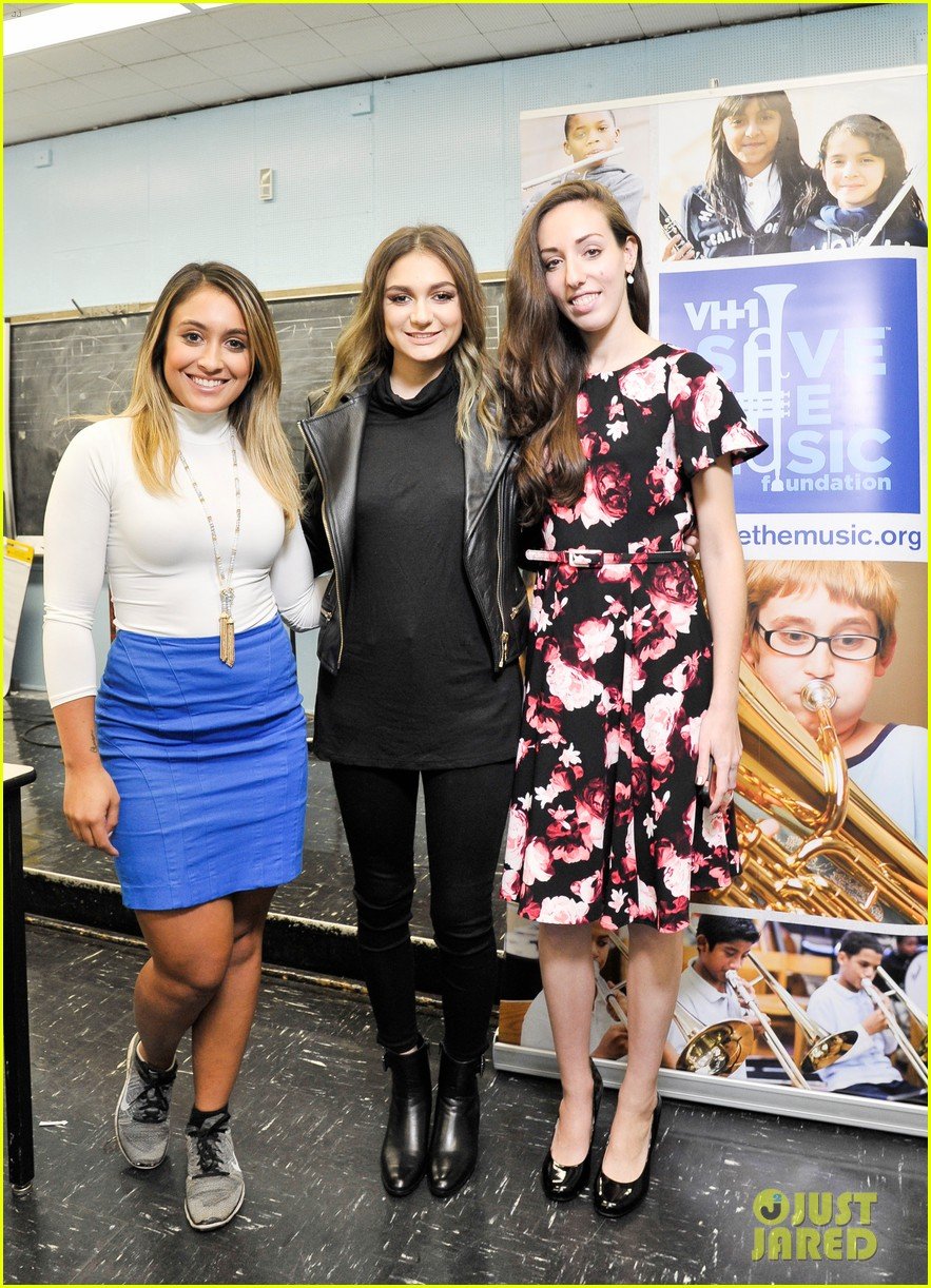 Daya Surprises a NYC School With a New Piano! | Photo 1037663 - Photo ...