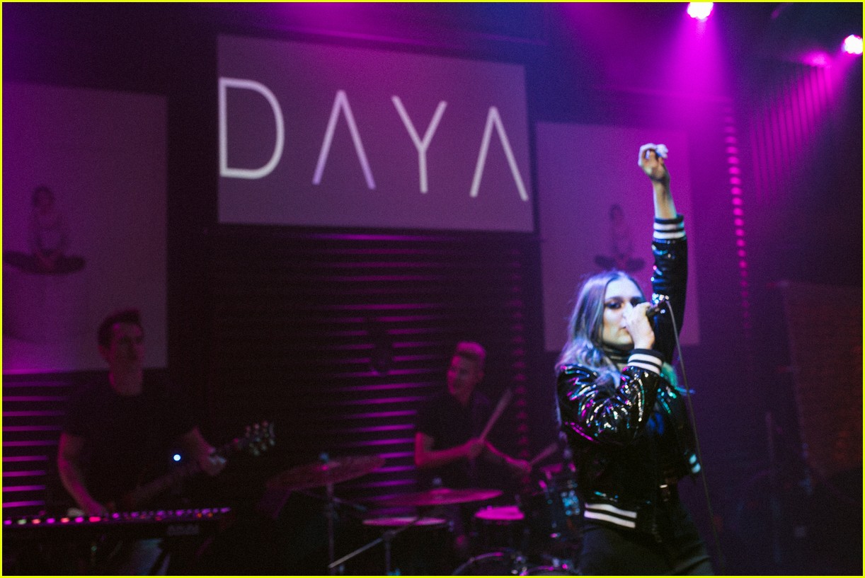 Daya Drops Debut Album 'Sit Still, Look Pretty' - Stream Here! | Photo ...