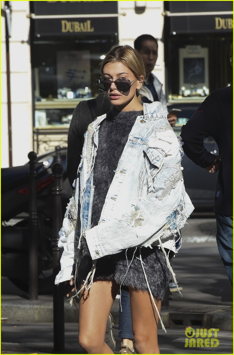 Hailey Baldwin Can't Wait For Halloween! | Photo 1035295 - Photo ...