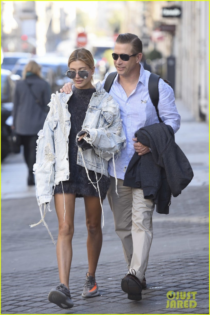 Hailey Baldwin Can't Wait For Halloween! | Photo 1035299 - Photo ...