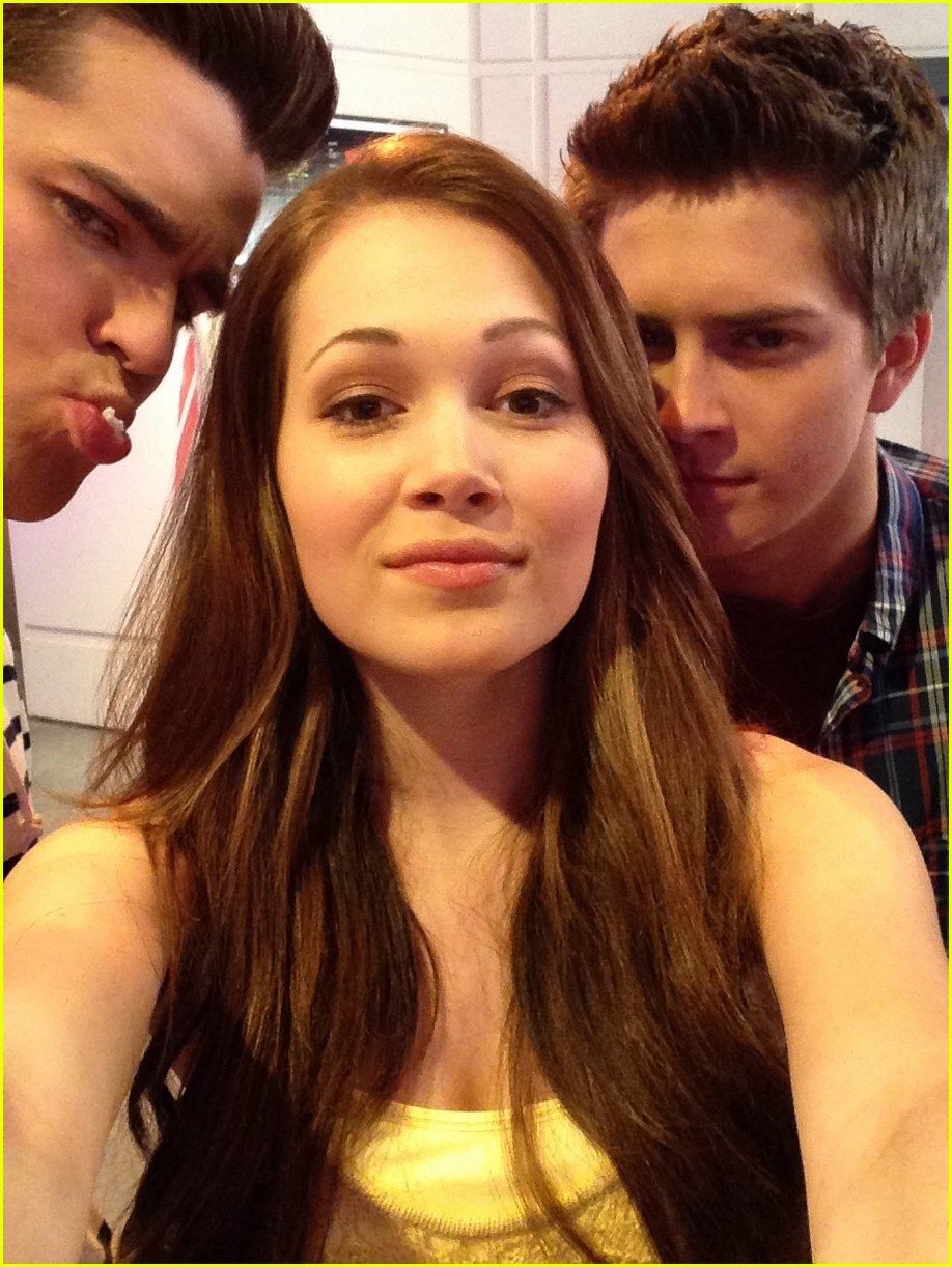 Paris Berelc & Kelli Berglund Share A Ton of BTS Pics From 'Lab Rats ...