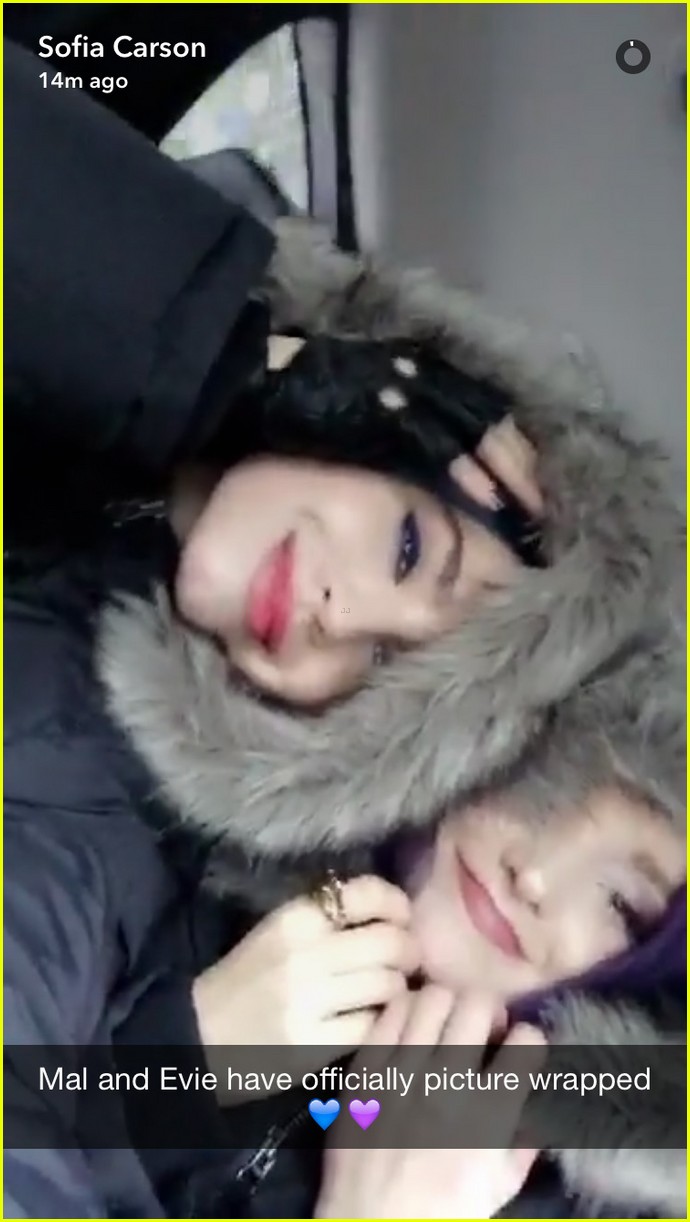 Dove Cameron & Sofia Carson Bid Goodbye To 'Descendants 2' | Photo 1044440 - Photo Gallery ...