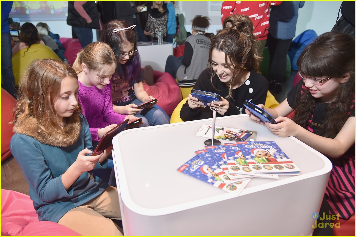 Laura Marano Hosts Full Day of Gaming For Girls in NYC | Photo 1047343 ...