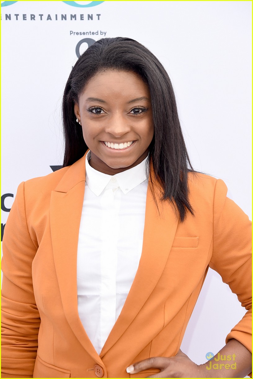 Gymnast Simone Biles Confirms She'll Be Trying For the 2020 Olympics ...
