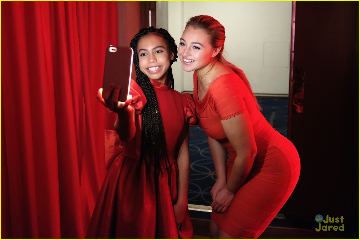 Peyton List Amazes On Runway For American Heart Association's Go Red ...