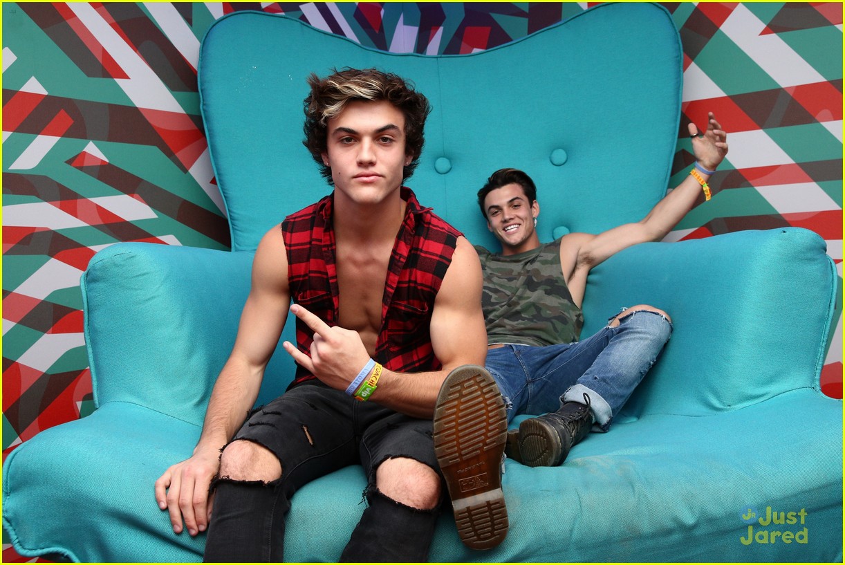 Grayson & Ethan Dolan Meet Up With Jake Paul at Coachella | Photo ...
