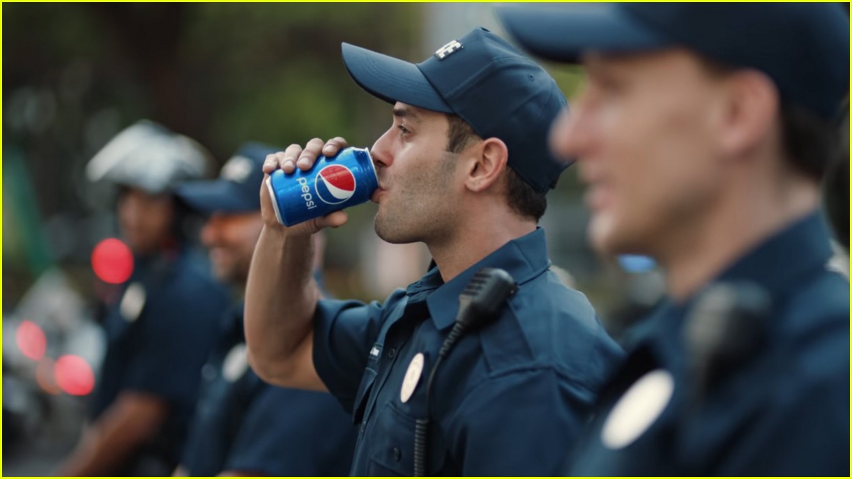 Kendall Jenner's Pepsi Ad Has Upset Fans | Photo 1079506 - Photo ...