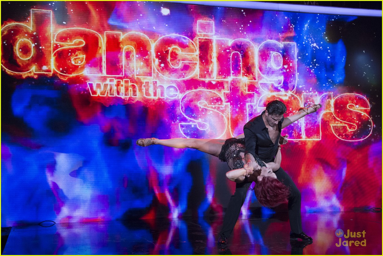 'DWTS' Pros Light Up Finale - Watch the Opening Number Performances ...