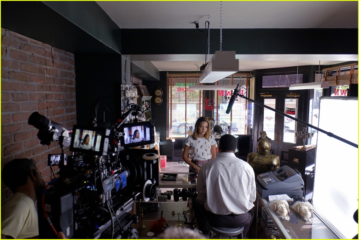 Rainer Asks Paige Out On Date On Tonight's 'Famous in Love' | Photo ...