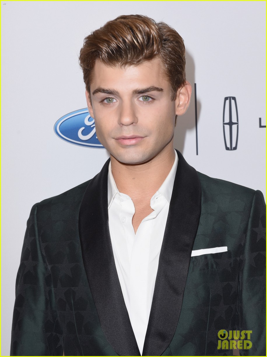 Dove Cameron & Garrett Clayton Have a 'Hairspray' Reunion at Gracie ...