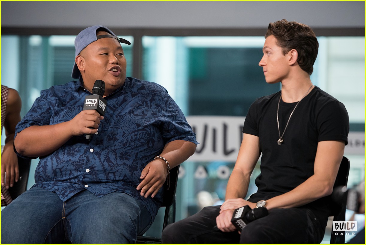 Tom Holland, Laura Harrier, & Jacob Batalon Join Forces for Build ...