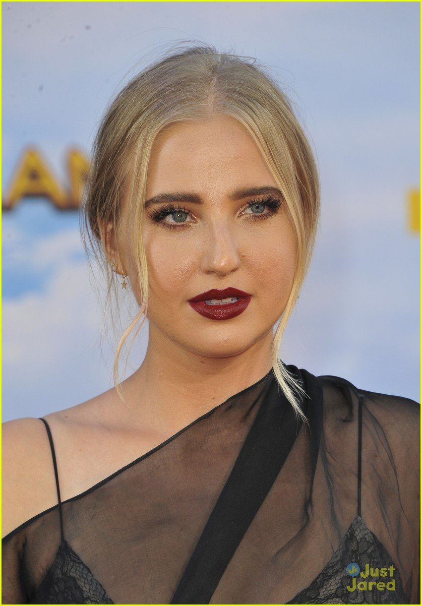 Veronica Dunne Supports Bestie Zendaya at 'Spider-Man: Homecoming ...