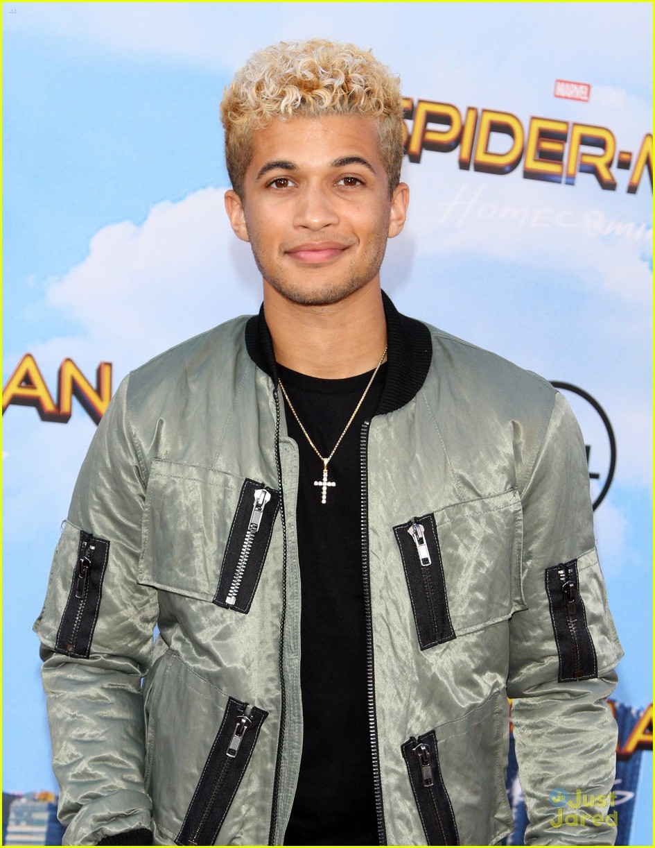 Veronica Dunne Supports Bestie Zendaya at 'Spider-Man: Homecoming ...